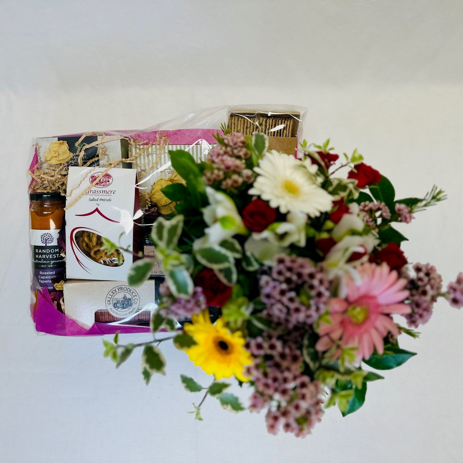 Floral Delights & Savoury Gifts | Hampers Toowoomba | Florist Toowoomba ...